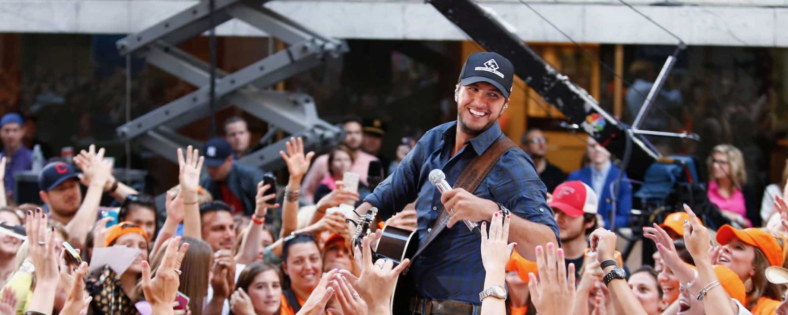Luke Bryan at Shoreline Amphitheater - CrawlSF