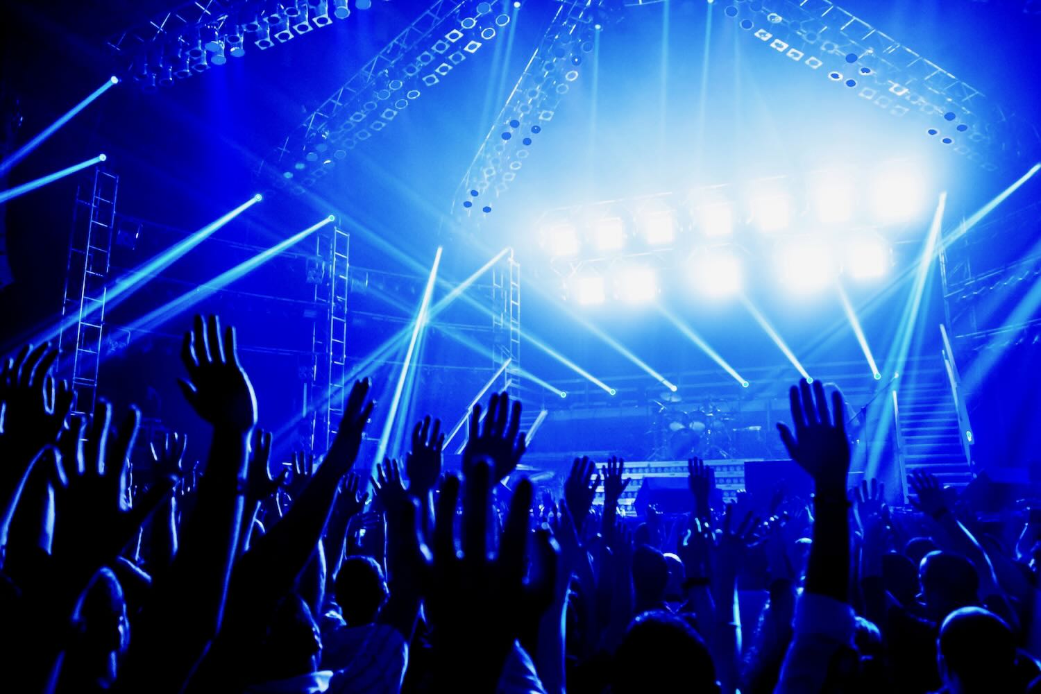 Dolly Parton Concert Shuttle - CrawlSF